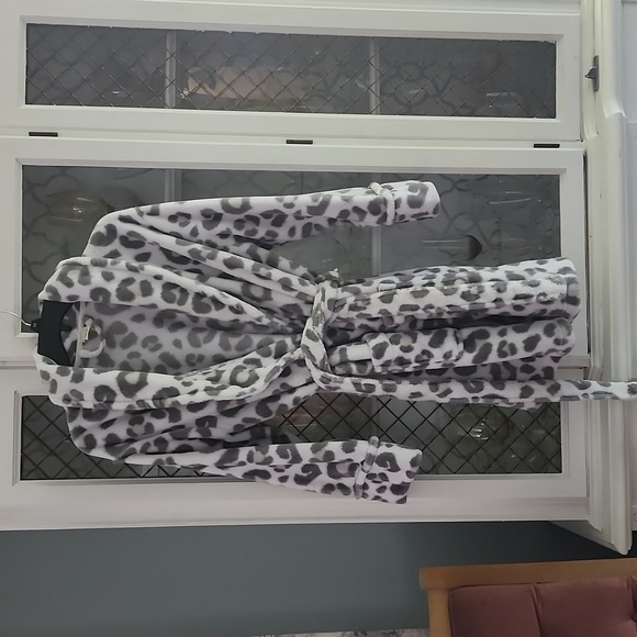 Sonoma | Intimates & Sleepwear | Sonoma Animal Print Plush Robe | Poshmark